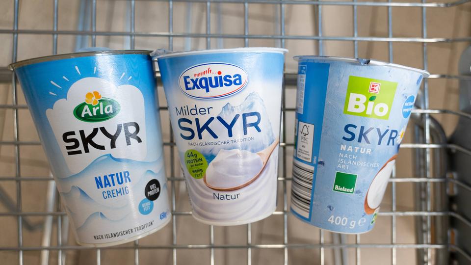 Skyr vs. Quark: Nährwerte, Unterschiede & Preis im Vergleich - Stiftung ...