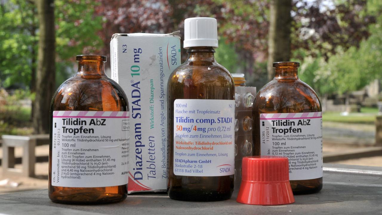 Tilidin als Droge: Wirkung, Nebenwirkungen und Gefahren vom ...