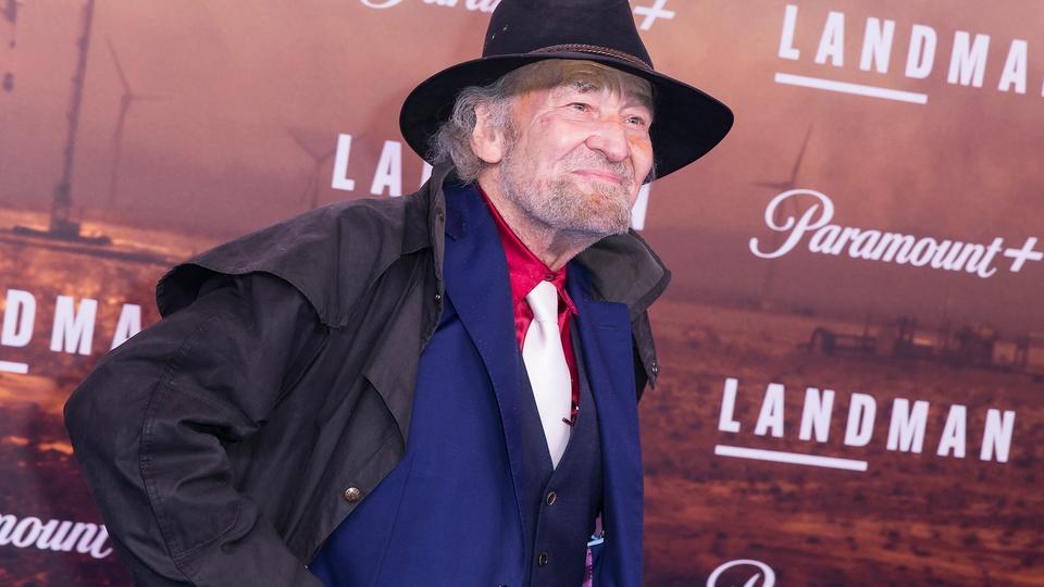 Ein Stück Ohr eingebüßt: Schauspieler Michael Mendl lässt sich vom ...