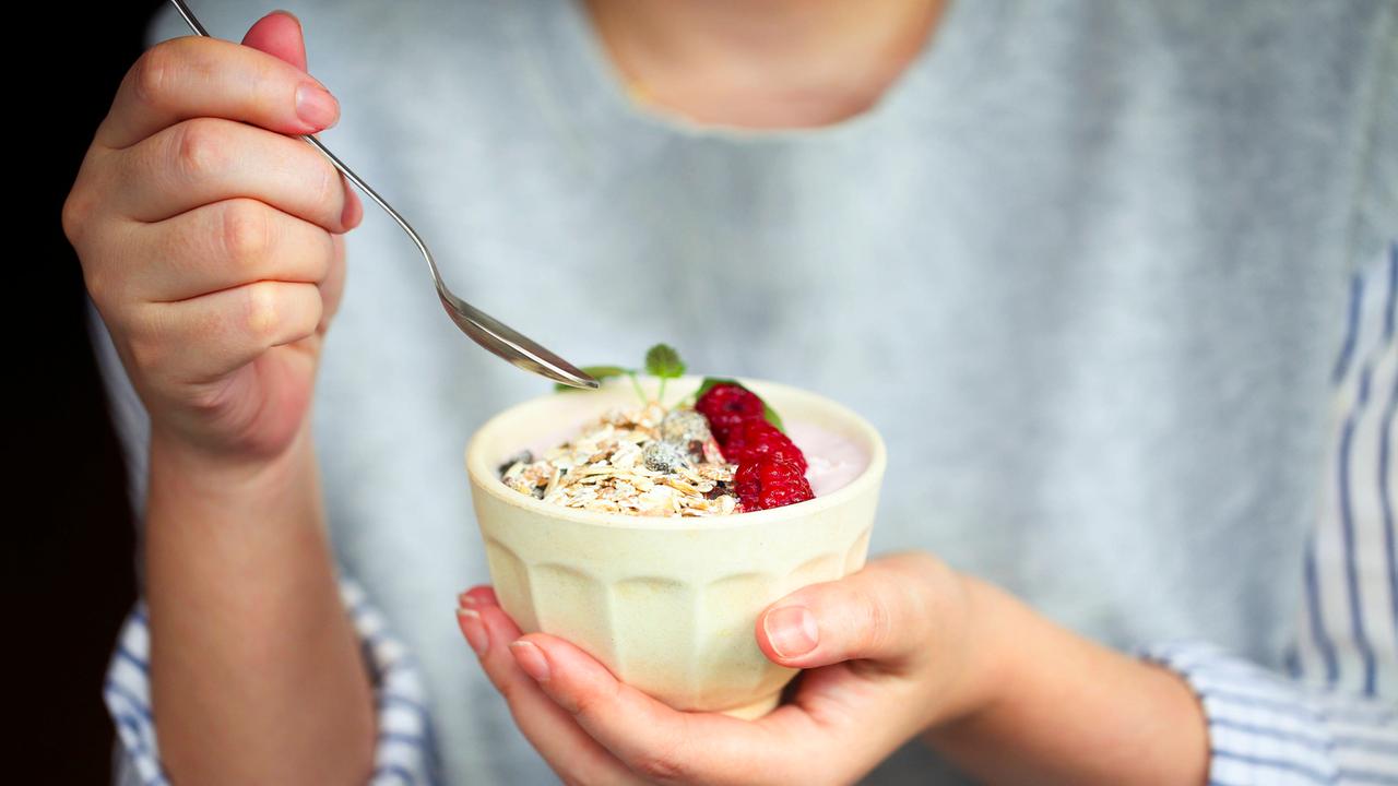 Skyr vs. Quark: Nährwerte, Unterschiede & Preis im Vergleich - Stiftung ...