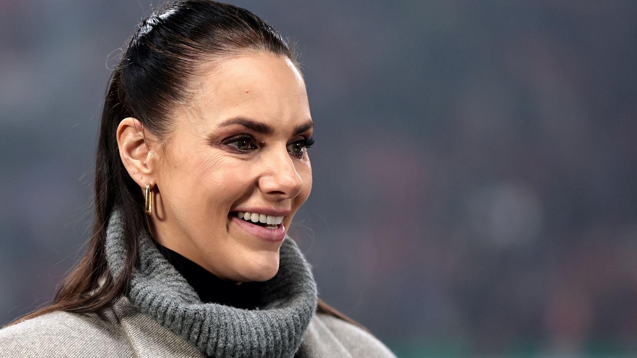 Sportschau Moderatorin Esther Sedlaczek zurück mit Baby Foto auf ...