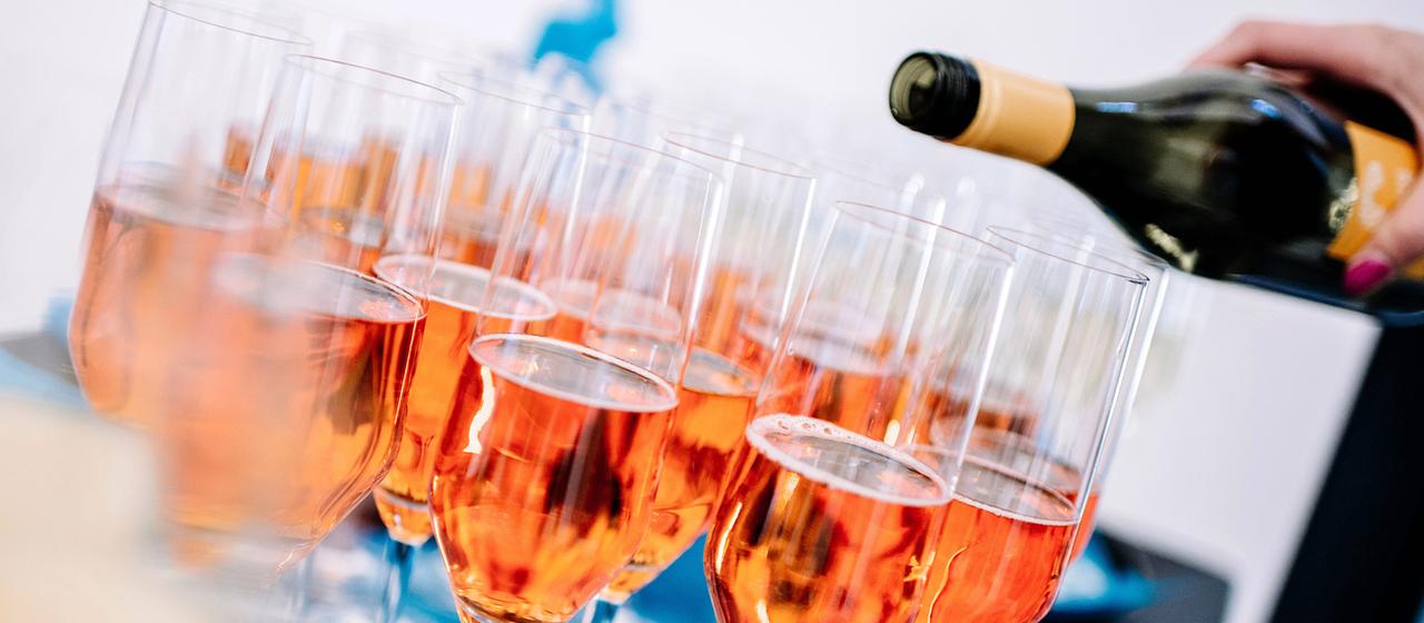 Dry January: Was macht ein Monat ohne Alkohol mit dem Körper? | brisant.de