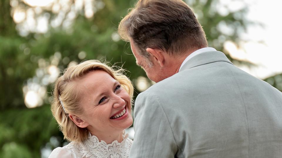 Geheiratet - So romantisch war die Hochzeit von Schauspielerin Anna ...