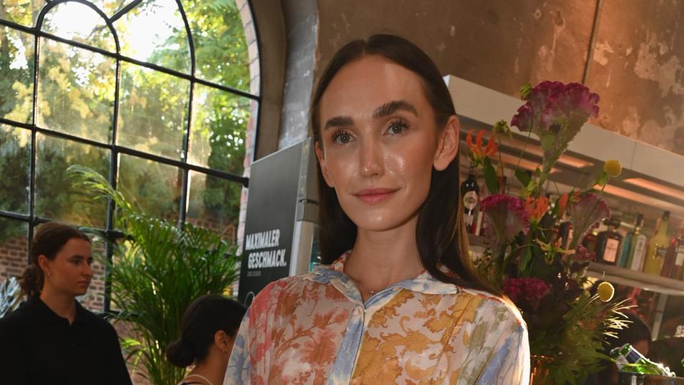 Anna Adamyan veröffentlicht Buch über Kinderwunsch und künstliche ...