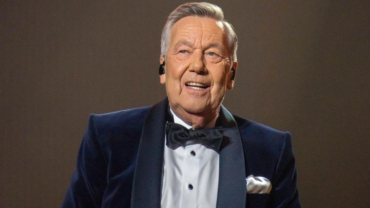 Roland Kaiser veröffentlicht unbekannten Song von Udo Jürgens | brisant.de
