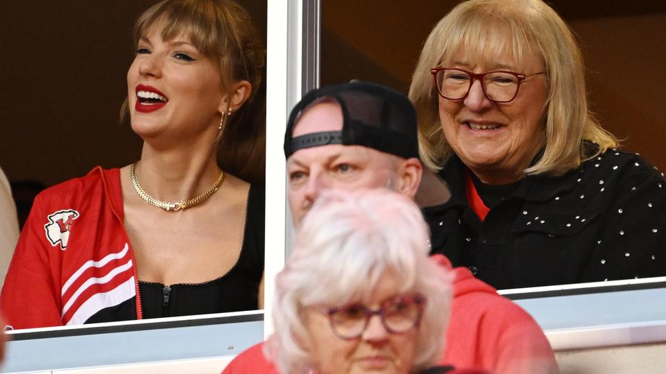 Sängerin Taylor Swift und Sportler Travis Kelce: So sind sie ganz ...