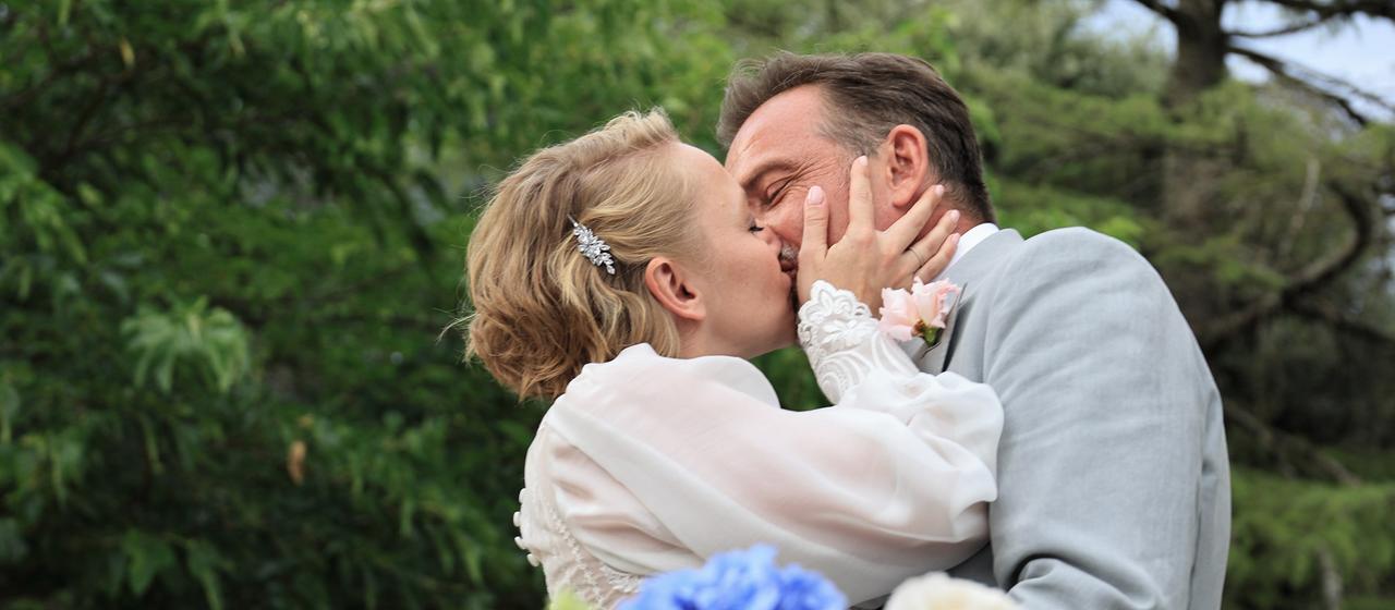 Geheiratet - So romantisch war die Hochzeit von Schauspielerin Anna ...