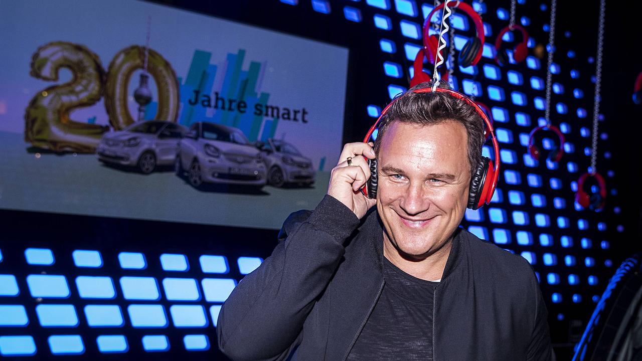 Neuer Podcast feinstoff: Designer Guido Maria Kretschmer gibt's jetzt ...