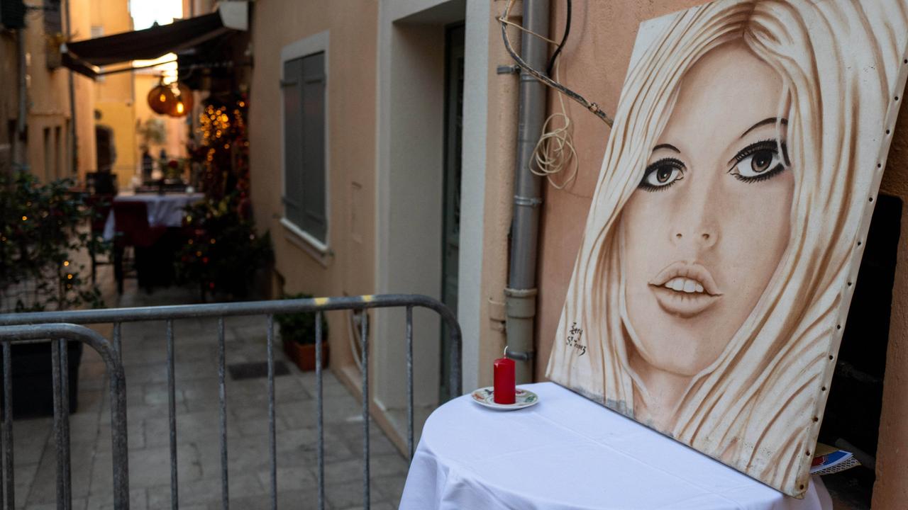Vor Beisetzung am Meer: Witwer verrät Todesursache von Brigitte Bardot ...