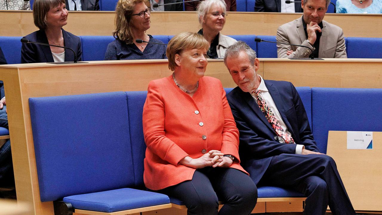 Schauspieler Ulrich Matthes: So hilft ihm Angela Merkel bei ...