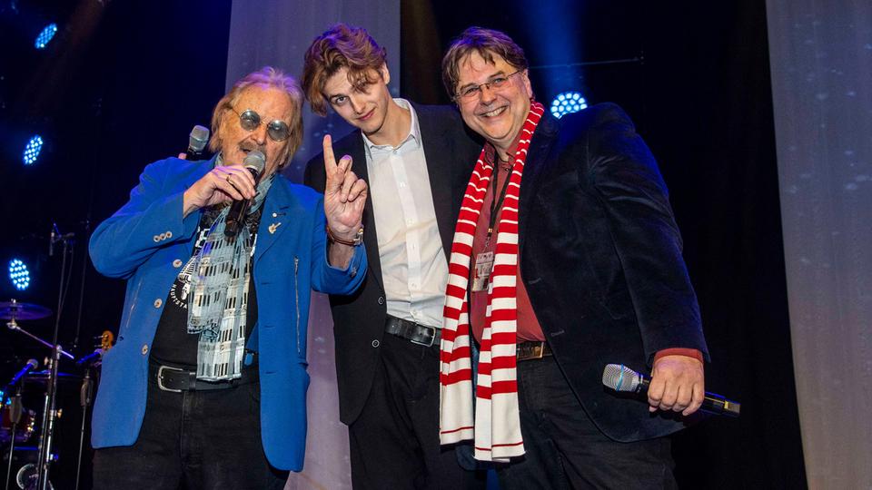 Weihnachtsessen für Obdachlose von Frank Zander: Diese Promis waren ...