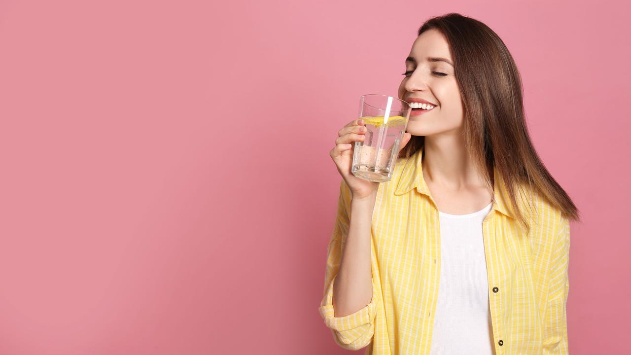 Abnehmen mit diesem einfachen Rezept: Ein Glas Zitronenwasser am Tag ...