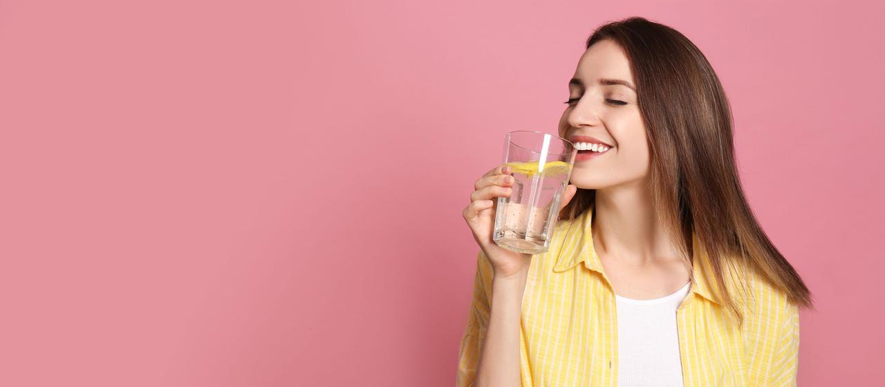 Abnehmen mit diesem einfachen Rezept: Ein Glas Zitronenwasser am Tag ...