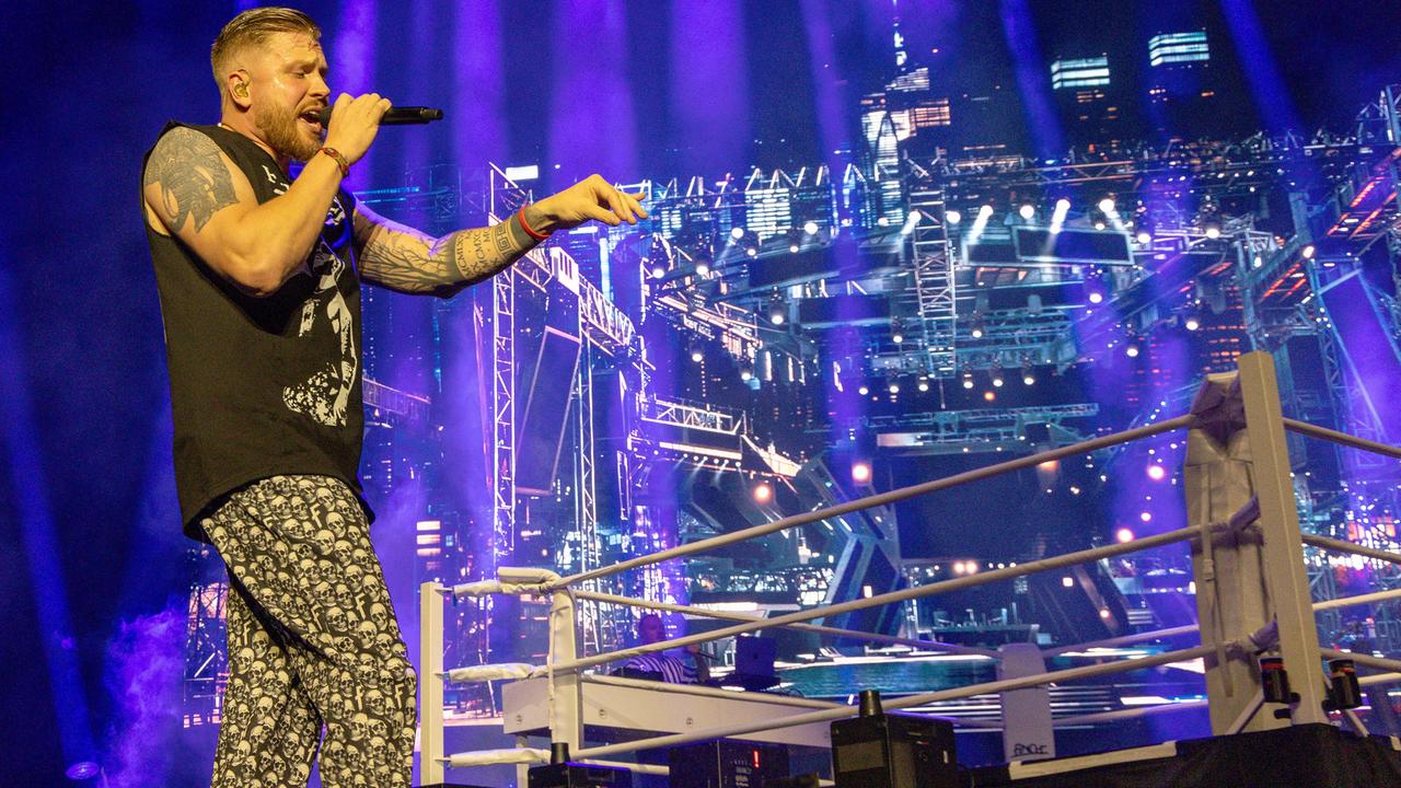 Rapper Finch schmeißt Fan aus Konzert: nach Belästigung einer Frau ...