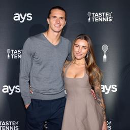 Bei TV Auftritten - Schlager Star Roland Kaiser bringt Sängerin Maite ...