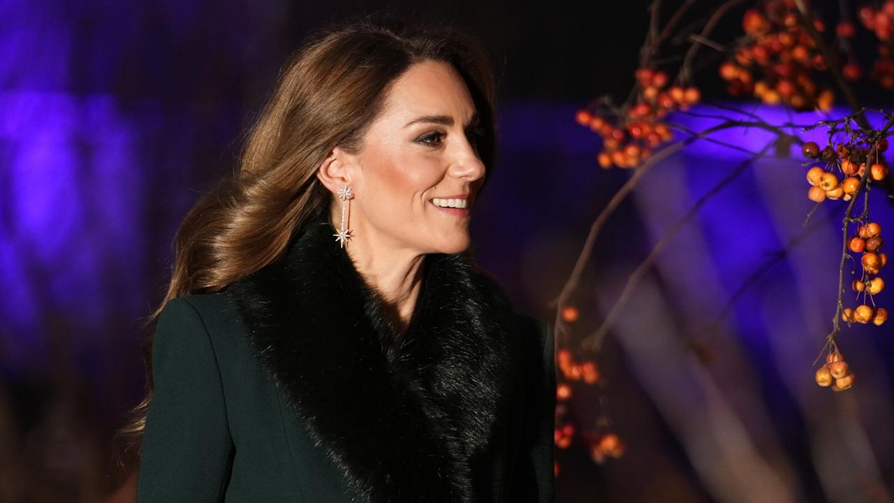 Prinzessin Kate hinterlässt bewegende Botschaft zwischen 30 000 Rosen ...