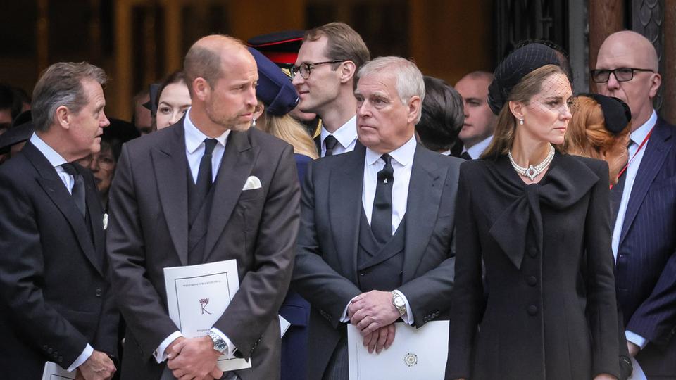 Prinz Andrew: Das bedeutet sein Fall für König Charles, William und ...