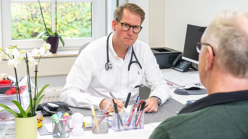 Krankschreibung - Was darf man? Sind einkaufen, spazieren gehen, in den ...