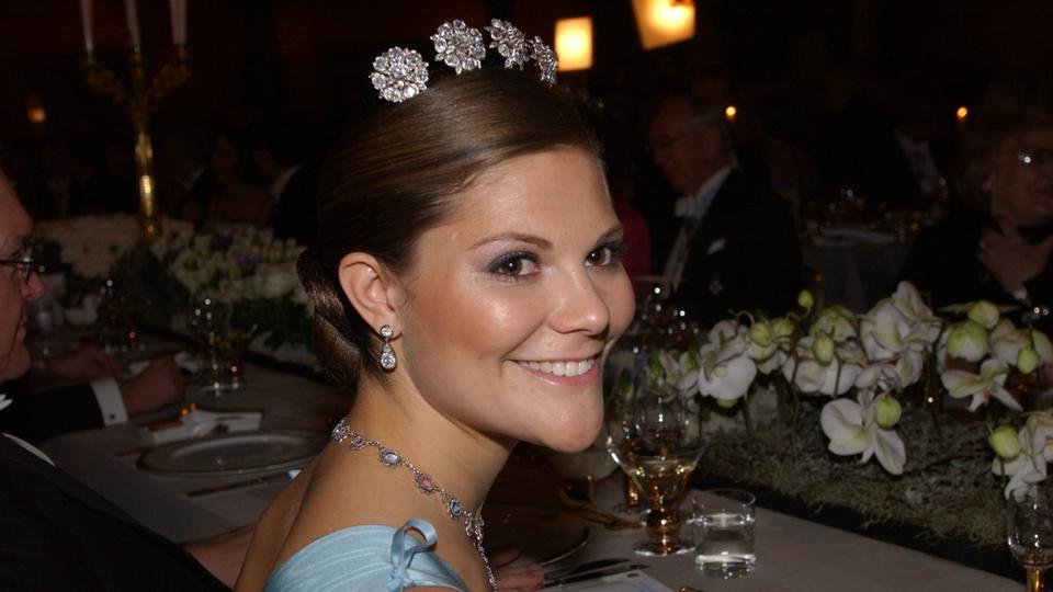 Victoria von Schweden: Darum trägt die Kronprinzessin fast immer Dutt ...